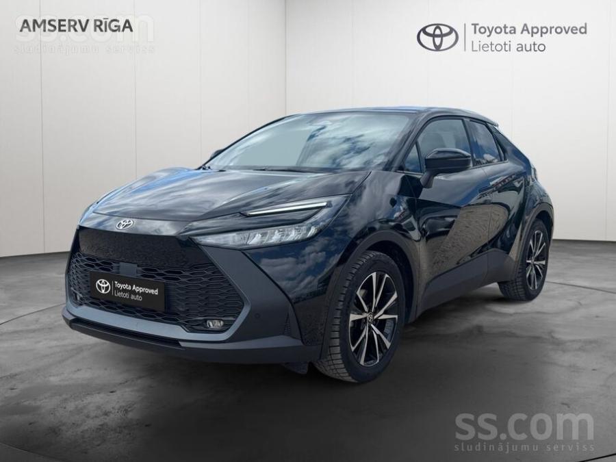 Черный Тойота C-HR 2025 в Рига, объемом двигателя 1.80 л и пробегом 23 тыс. км за 27900 €, фото 1 на AUTOMOTO.COM.LV