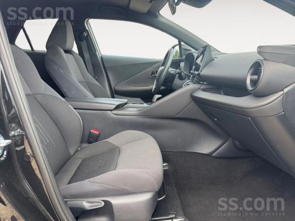 Black Toyota C-HR 2025 in Riga, with an engine capacity of 1.80 L and mileage of 23 thousand km for 27900 €, photo 6 on AUTOMOTO.COM.LV