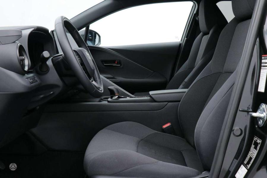 Black Toyota C-HR 2025 in Vilnius, with an engine capacity of 1.80 L and mileage of 24 thousand km for 31900 €, photo 13 on AUTOMOTO.COM.LV