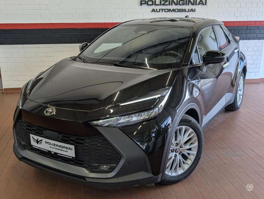 Melns Toyota C-HR 2026 Kauņa, ar dzinēja tilpumu 1.80 L un nobraukumu 6 tūkst. km par 27500 €, foto 1 vietnē AUTOMOTO.COM.LV