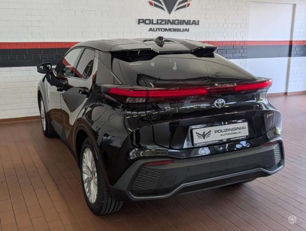 Черный Тойота C-HR 2026 в Каунас, объемом двигателя 1.80 л и пробегом 6 тыс. км за 27500 €, фото 5 на AUTOMOTO.COM.LV