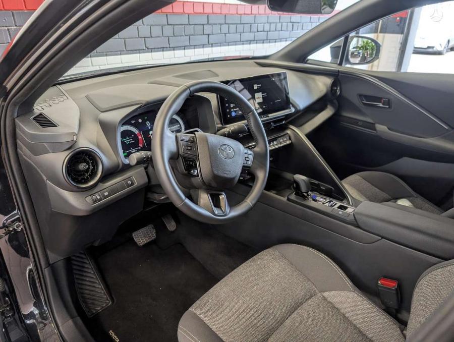 Melns Toyota C-HR 2026 Kauņa, ar dzinēja tilpumu 1.80 L un nobraukumu 6 tūkst. km par 27500 €, foto 8 vietnē AUTOMOTO.COM.LV