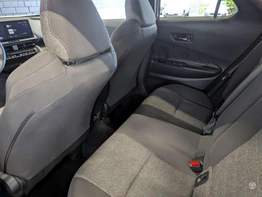 Melns Toyota C-HR 2026 Kauņa, ar dzinēja tilpumu 1.80 L un nobraukumu 6 tūkst. km par 27500 €, foto 10 vietnē AUTOMOTO.COM.LV