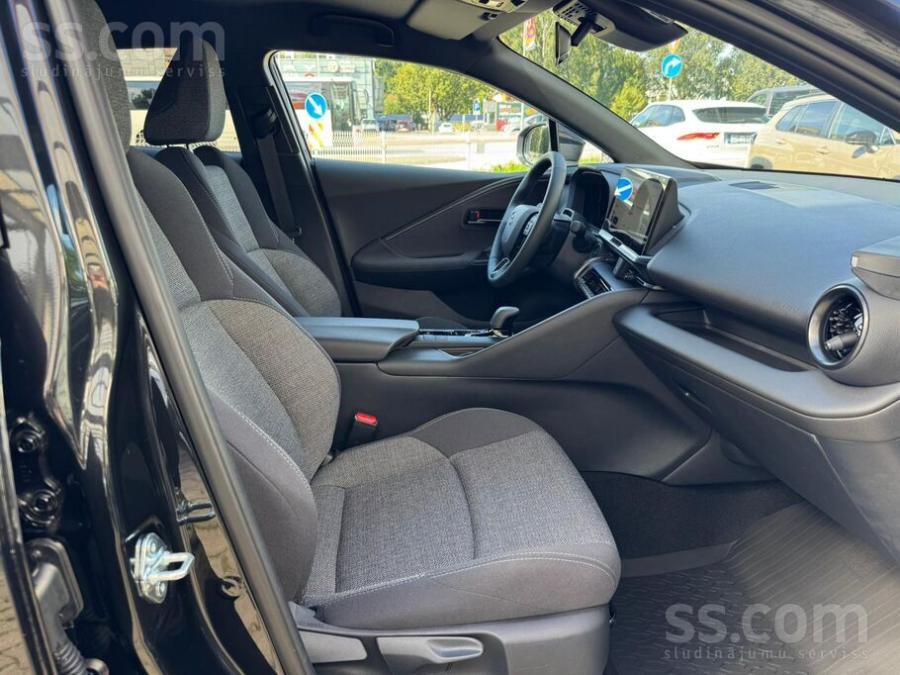 Черный Тойота C-HR 2026 в Рига, объемом двигателя 1.80 л и пробегом 7 тыс. км за 32450 €, фото 7 на AUTOMOTO.COM.LV