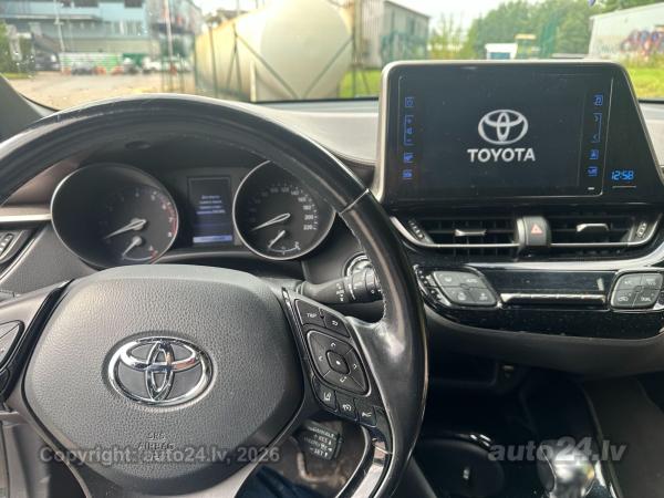 Black Toyota C-HR 2016 in Tallinn, with an engine capacity of 1.20 L and mileage of 168 thousand km for 15500 €, photo 5 on AUTOMOTO.COM.LV