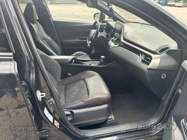 Black Toyota C-HR 2016 in Tallinn, with an engine capacity of 1.20 L and mileage of 168 thousand km for 15500 €, photo 8 on AUTOMOTO.COM.LV