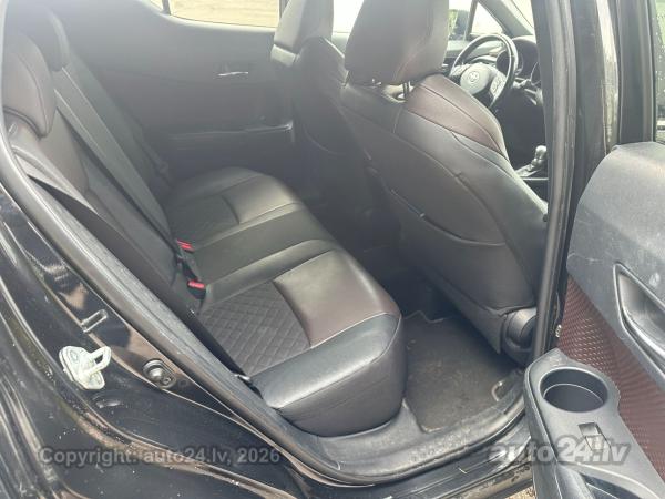 Black Toyota C-HR 2016 in Tallinn, with an engine capacity of 1.20 L and mileage of 168 thousand km for 15500 €, photo 9 on AUTOMOTO.COM.LV