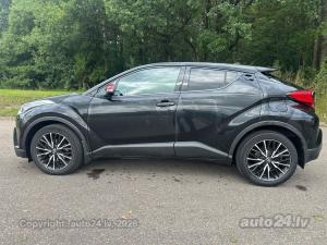 Black Toyota C-HR 2016 in Tallinn, with an engine capacity of 1.20 L and mileage of 168 thousand km for 15500 €, photo 4 on AUTOMOTO.COM.LV