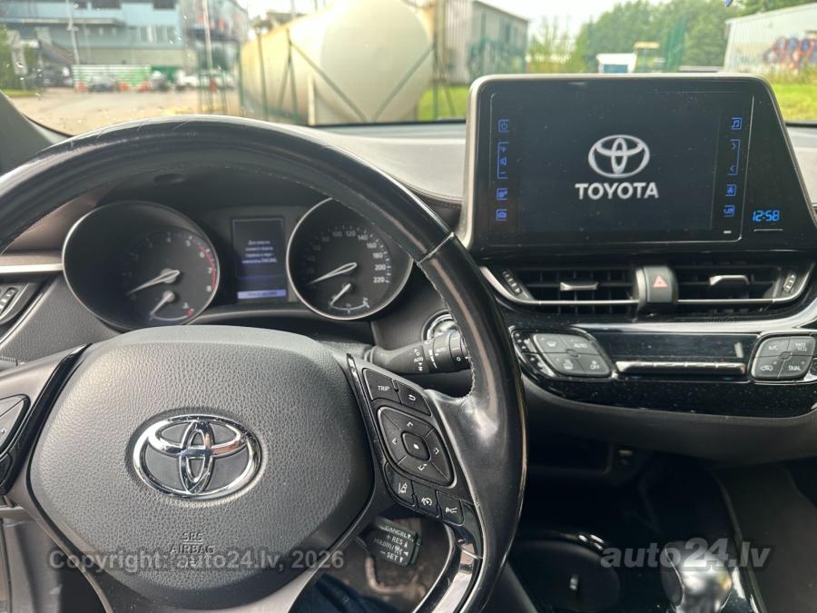 Black Toyota C-HR 2016 in Tallinn, with an engine capacity of 1.20 L and mileage of 168 thousand km for 15500 €, photo 6 on AUTOMOTO.COM.LV