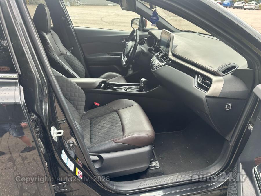 Black Toyota C-HR 2016 in Tallinn, with an engine capacity of 1.20 L and mileage of 168 thousand km for 15500 €, photo 9 on AUTOMOTO.COM.LV
