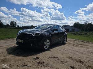 Melns Toyota C-HR 2017 Viļņa, ar dzinēja tilpumu 1.80 L un nobraukumu 149 tūkst. km par 16500 €, foto 10 vietnē AUTOMOTO.COM.LV