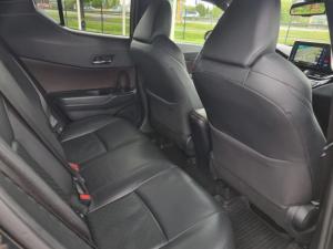 Черный Тойота C-HR 2017 в Рига, объемом двигателя 1.80 л и пробегом 75 тыс. км за 17900 €, фото 3 на AUTOMOTO.COM.LV
