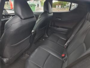 Черный Тойота C-HR 2017 в Рига, объемом двигателя 1.80 л и пробегом 75 тыс. км за 17900 €, фото 11 на AUTOMOTO.COM.LV