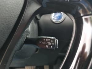 Черный Тойота C-HR 2017 в Рига, объемом двигателя 1.80 л и пробегом 75 тыс. км за 17900 €, фото 15 на AUTOMOTO.COM.LV