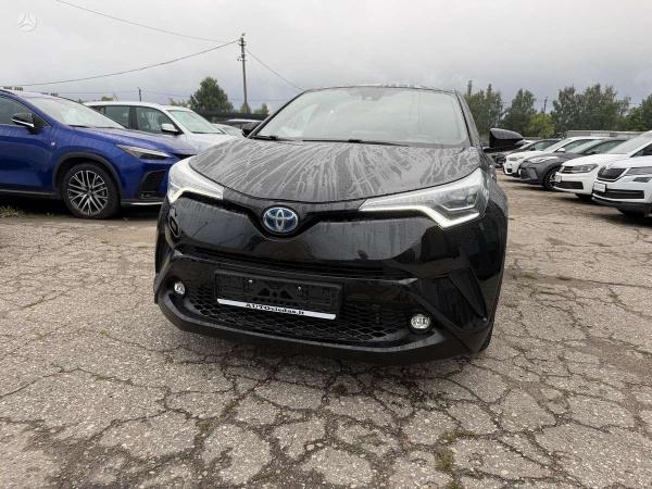Melns Toyota C-HR 2017 Panevēža, ar dzinēja tilpumu 1.80 L un nobraukumu 140 tūkst. km par 15500 €, foto 4 vietnē AUTOMOTO.COM.LV