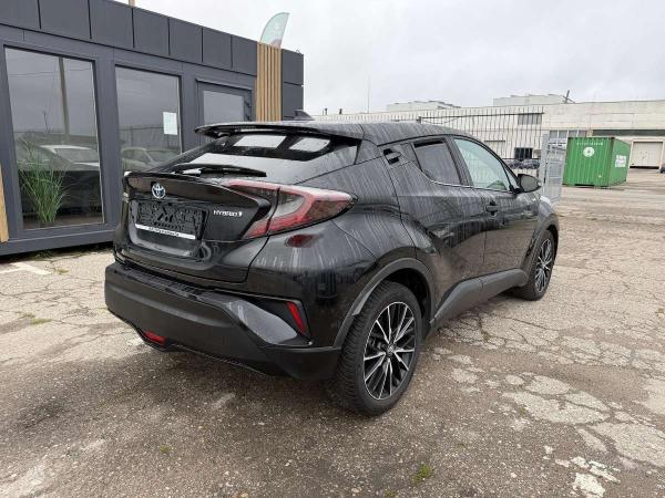 Melns Toyota C-HR 2017 Panevēža, ar dzinēja tilpumu 1.80 L un nobraukumu 140 tūkst. km par 15500 €, foto 7 vietnē AUTOMOTO.COM.LV