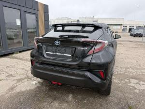 Черный Тойота C-HR 2017 в Паневежис, объемом двигателя 1.80 л и пробегом 140 тыс. км за 15500 €, фото 8 на AUTOMOTO.COM.LV