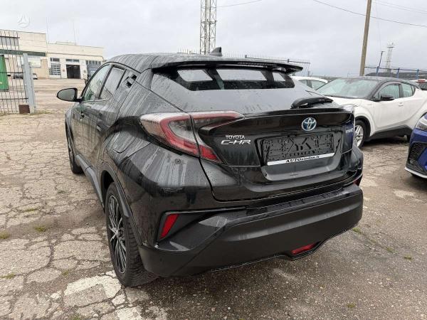 Melns Toyota C-HR 2017 Panevēža, ar dzinēja tilpumu 1.80 L un nobraukumu 140 tūkst. km par 15500 €, foto 10 vietnē AUTOMOTO.COM.LV
