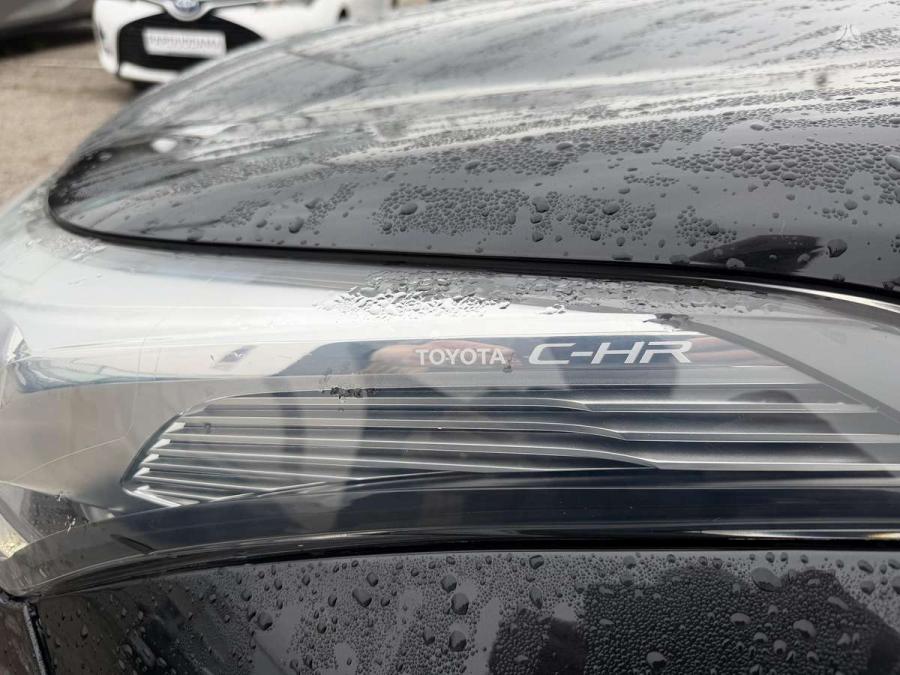 Черный Тойота C-HR 2017 в Паневежис, объемом двигателя 1.80 л и пробегом 140 тыс. км за 15500 €, фото 29 на AUTOMOTO.COM.LV
