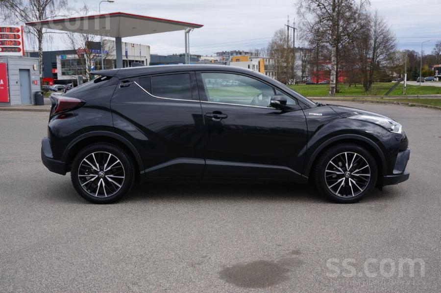 Melns Toyota C-HR 2018 Rīga, ar dzinēja tilpumu 1.80 L un nobraukumu 72 tūkst. km par 18200 €, foto 6 vietnē AUTOMOTO.COM.LV
