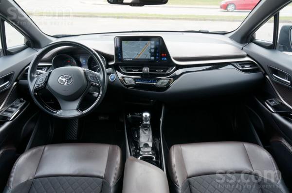 Melns Toyota C-HR 2018 Rīga, ar dzinēja tilpumu 1.80 L un nobraukumu 72 tūkst. km par 18200 €, foto 10 vietnē AUTOMOTO.COM.LV