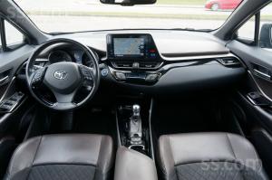 Melns Toyota C-HR 2018 Rīga, ar dzinēja tilpumu 1.80 L un nobraukumu 72 tūkst. km par 18200 €, foto 11 vietnē AUTOMOTO.COM.LV