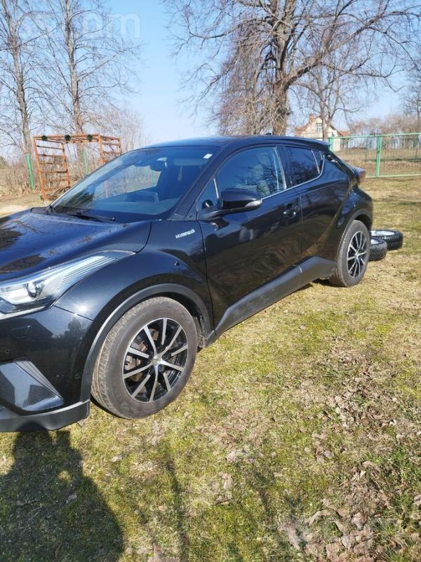 Черный Тойота C-HR 2018 в Даугавпилс, объемом двигателя 1.80 л и пробегом 184 тыс. км за 14800 €, фото 2 на AUTOMOTO.COM.LV