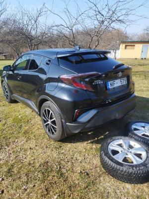 Melns Toyota C-HR 2018 Daugavpils, ar dzinēja tilpumu 1.80 L un nobraukumu 184 tūkst. km par 14800 €, foto 4 vietnē AUTOMOTO.COM.LV