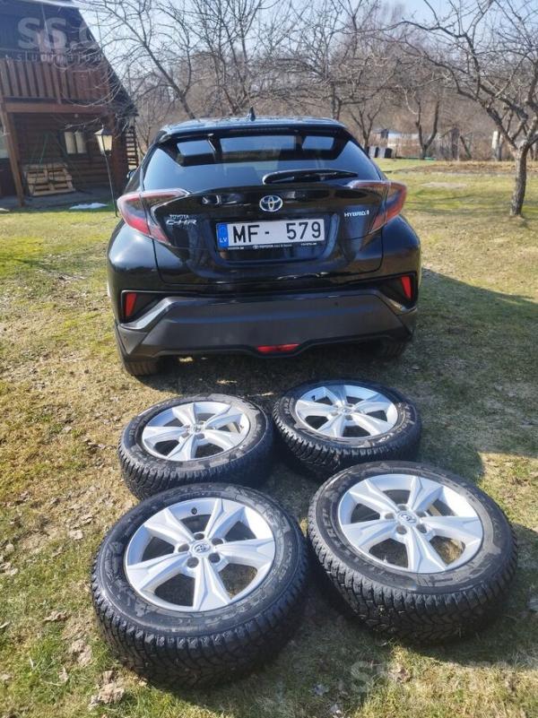 Черный Тойота C-HR 2018 в Даугавпилс, объемом двигателя 1.80 л и пробегом 184 тыс. км за 14800 €, фото 4 на AUTOMOTO.COM.LV
