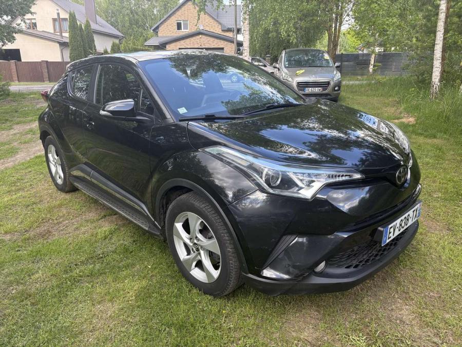 Черный Тойота C-HR 2018 в Вильнюс, объемом двигателя 1.20 л и пробегом 198 тыс. км за 9300 €, фото 3 на AUTOMOTO.COM.LV