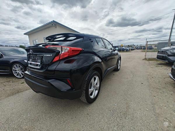 Черный Тойота C-HR 2018 в Вильнюс, объемом двигателя 1.80 л и пробегом 150 тыс. км за 14900 €, фото 6 на AUTOMOTO.COM.LV