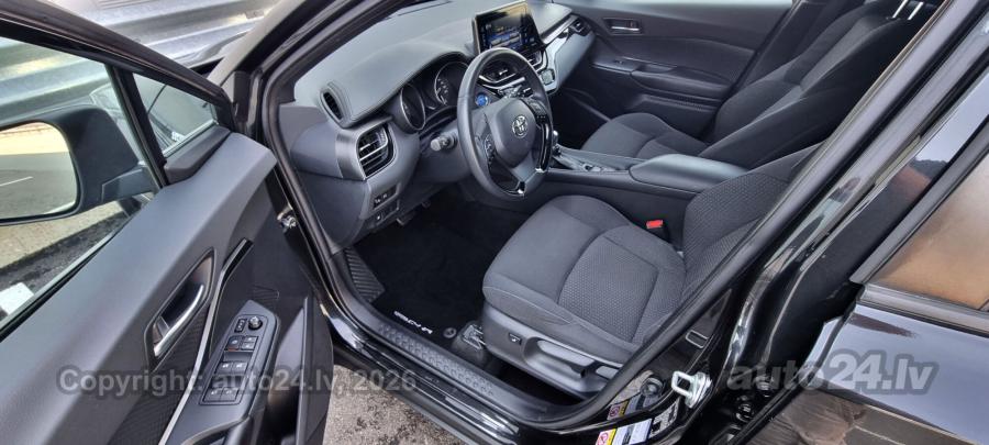 Melns Toyota C-HR 2018 Tallina, ar dzinēja tilpumu 1.80 L un nobraukumu 71 tūkst. km par 17890 €, foto 14 vietnē AUTOMOTO.COM.LV