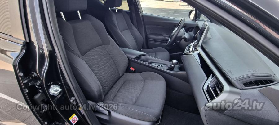 Melns Toyota C-HR 2018 Tallina, ar dzinēja tilpumu 1.80 L un nobraukumu 71 tūkst. km par 17890 €, foto 23 vietnē AUTOMOTO.COM.LV
