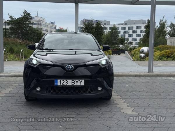 Melns Toyota C-HR 2018 Tallina, ar dzinēja tilpumu 1.80 L un nobraukumu 94 tūkst. km par 17000 €, foto 2 vietnē AUTOMOTO.COM.LV