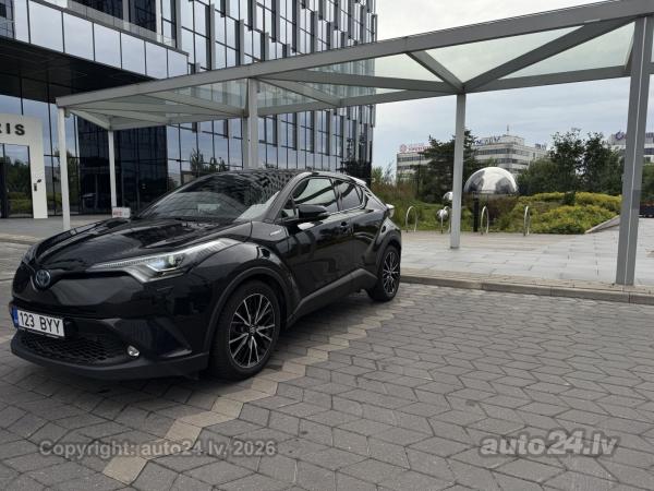 Melns Toyota C-HR 2018 Tallina, ar dzinēja tilpumu 1.80 L un nobraukumu 94 tūkst. km par 17000 €, foto 4 vietnē AUTOMOTO.COM.LV