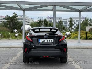 Melns Toyota C-HR 2018 Tallina, ar dzinēja tilpumu 1.80 L un nobraukumu 94 tūkst. km par 17000 €, foto 6 vietnē AUTOMOTO.COM.LV