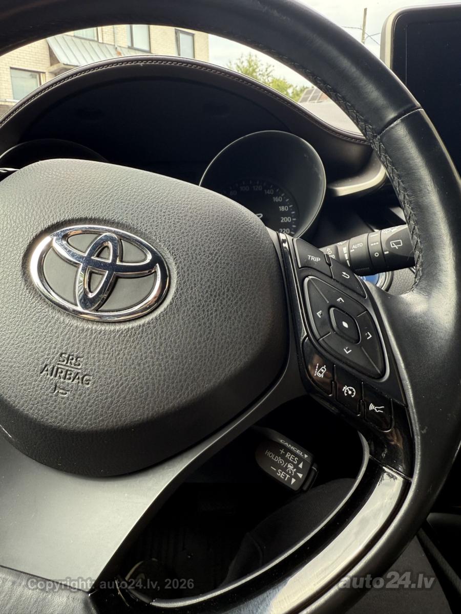 Melns Toyota C-HR 2018 Tallina, ar dzinēja tilpumu 1.80 L un nobraukumu 94 tūkst. km par 17000 €, foto 19 vietnē AUTOMOTO.COM.LV