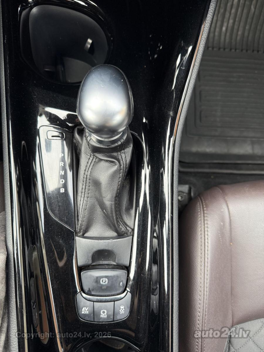Melns Toyota C-HR 2018 Tallina, ar dzinēja tilpumu 1.80 L un nobraukumu 94 tūkst. km par 17000 €, foto 21 vietnē AUTOMOTO.COM.LV
