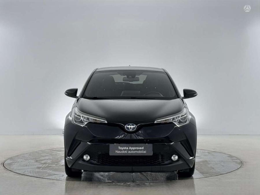 Черный Тойота C-HR 2019 в Вильнюс, объемом двигателя 1.80 л и пробегом 129 тыс. км за 19900 €, фото 5 на AUTOMOTO.COM.LV