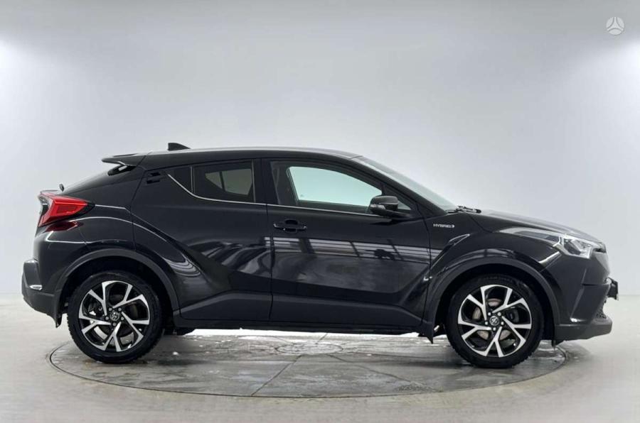 Черный Тойота C-HR 2019 в Вильнюс, объемом двигателя 1.80 л и пробегом 129 тыс. км за 19900 €, фото 6 на AUTOMOTO.COM.LV