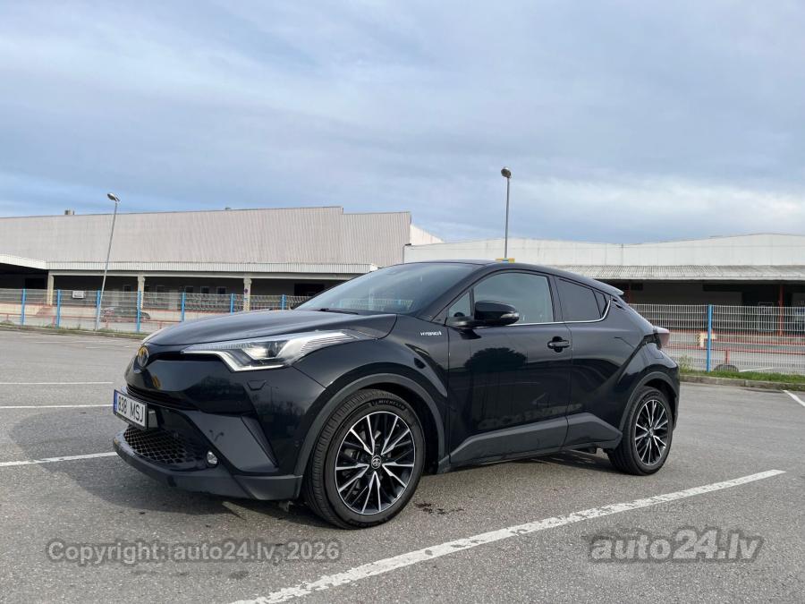 Black Toyota C-HR 2019 in Tallinn, with an engine capacity of 1.80 L and mileage of 81 thousand km for 17000 €, photo 4 on AUTOMOTO.COM.LV