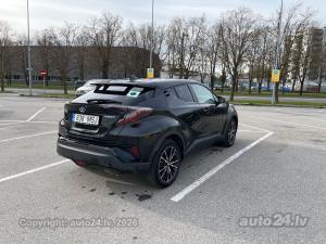 Black Toyota C-HR 2019 in Tallinn, with an engine capacity of 1.80 L and mileage of 81 thousand km for 17000 €, photo 5 on AUTOMOTO.COM.LV