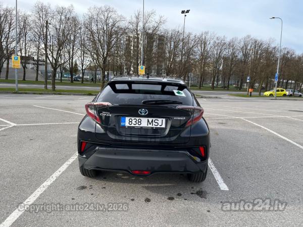 Melns Toyota C-HR 2019 Tallina, ar dzinēja tilpumu 1.80 L un nobraukumu 81 tūkst. km par 17000 €, foto 5 vietnē AUTOMOTO.COM.LV