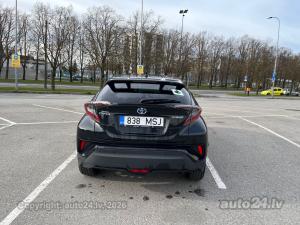 Black Toyota C-HR 2019 in Tallinn, with an engine capacity of 1.80 L and mileage of 81 thousand km for 17000 €, photo 6 on AUTOMOTO.COM.LV