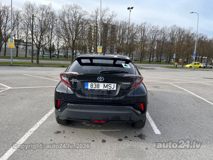 Black Toyota C-HR 2019 in Tallinn, with an engine capacity of 1.80 L and mileage of 81 thousand km for 17000 €, photo 6 on AUTOMOTO.COM.LV