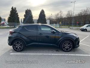 Black Toyota C-HR 2019 in Tallinn, with an engine capacity of 1.80 L and mileage of 81 thousand km for 17000 €, photo 9 on AUTOMOTO.COM.LV
