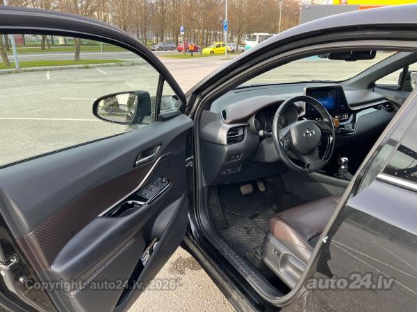 Melns Toyota C-HR 2019 Tallina, ar dzinēja tilpumu 1.80 L un nobraukumu 81 tūkst. km par 17000 €, foto 9 vietnē AUTOMOTO.COM.LV