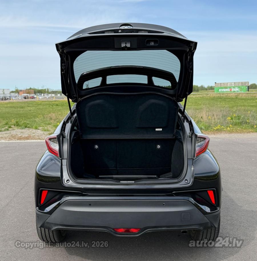 Melns Toyota C-HR 2019 Tallina, ar dzinēja tilpumu 1.80 L un nobraukumu 80 tūkst. km par 18600 €, foto 8 vietnē AUTOMOTO.COM.LV