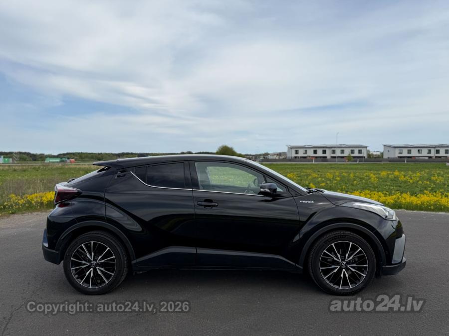 Melns Toyota C-HR 2019 Tallina, ar dzinēja tilpumu 1.80 L un nobraukumu 80 tūkst. km par 18600 €, foto 10 vietnē AUTOMOTO.COM.LV