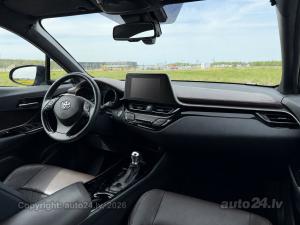 Melns Toyota C-HR 2019 Tallina, ar dzinēja tilpumu 1.80 L un nobraukumu 80 tūkst. km par 18600 €, foto 17 vietnē AUTOMOTO.COM.LV